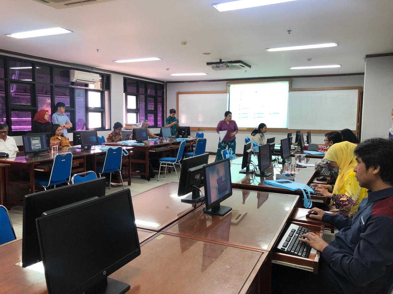 Pengabdian Dies Fakultas Ekonomi UNPAR 2019: Pelatihan Komputer untuk ...